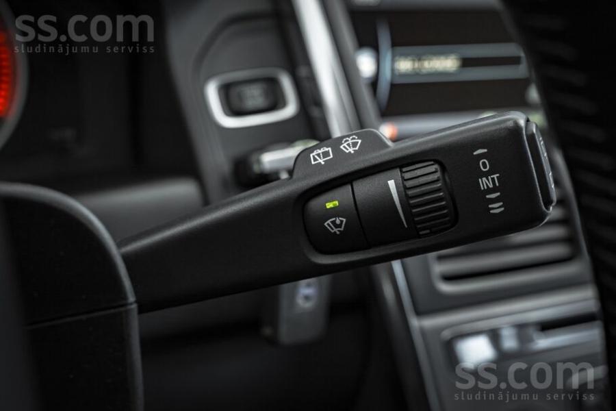 Grey Volvo XC60 2011 in Riga, with an engine capacity of 2.00 L and mileage of 261 thousand km for 6490 €, photo 21 on AUTOMOTO.COM.LV