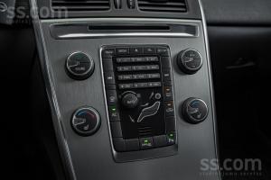 Grey Volvo XC60 2011 in Riga, with an engine capacity of 2.00 L and mileage of 261 thousand km for 6490 €, photo 23 on AUTOMOTO.COM.LV