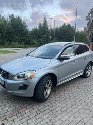 Pelēks Volvo XC60 2011 Liepāja, ar dzinēja tilpumu 2.50 L un nobraukumu 270 tūkst. km par 8500 €, foto  vietnē AUTOMOTO.COM.LV