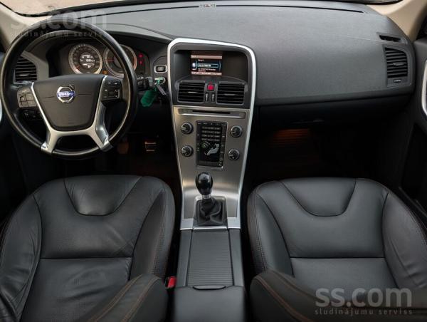 Grey Volvo XC60 2011 in Jurmala, with an engine capacity of 2.40 L and mileage of 0 thousand km for 7950 €, photo 8 on AUTOMOTO.COM.LV