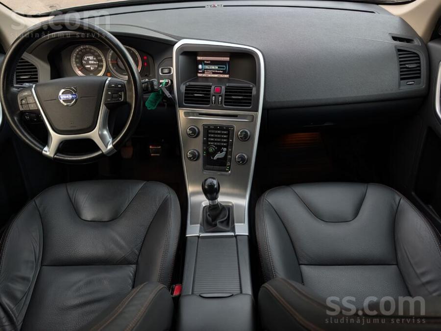 Pelēks Volvo XC60 2011 Jūrmala, ar dzinēja tilpumu 2.40 L un nobraukumu 0 tūkst. km par 7950 €, foto 8 vietnē AUTOMOTO.COM.LV