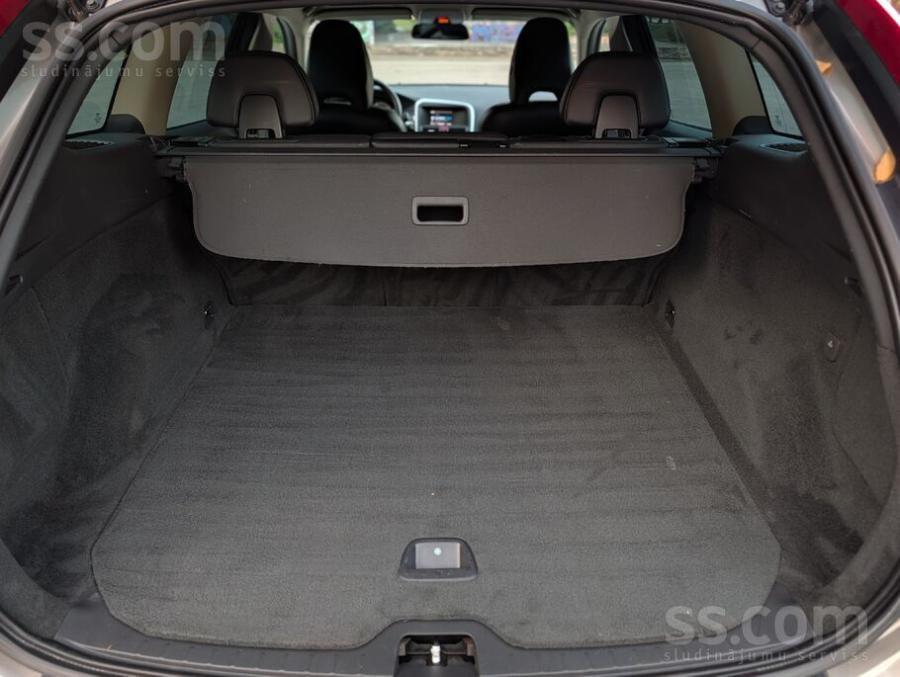 Pelēks Volvo XC60 2011 Jūrmala, ar dzinēja tilpumu 2.40 L un nobraukumu 0 tūkst. km par 7950 €, foto 17 vietnē AUTOMOTO.COM.LV