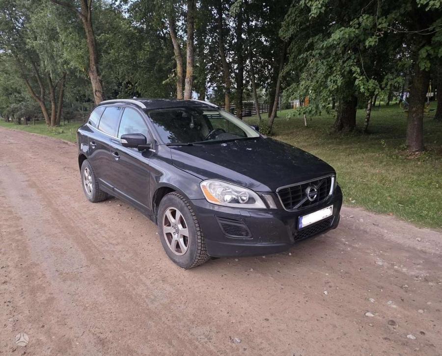 Grey Volvo XC60 2011 in Klaipeda, with an engine capacity of 3.19 L and mileage of 266 thousand km for 6600 €, photo 3 on AUTOMOTO.COM.LV