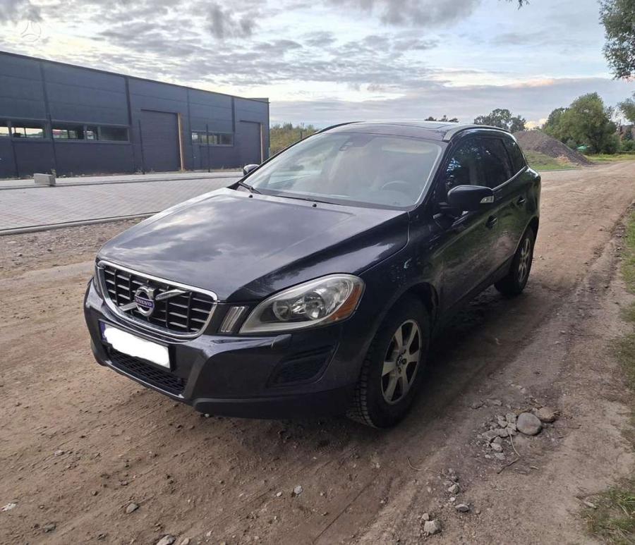 Grey Volvo XC60 2011 in Klaipeda, with an engine capacity of 3.19 L and mileage of 266 thousand km for 6600 €, photo 4 on AUTOMOTO.COM.LV