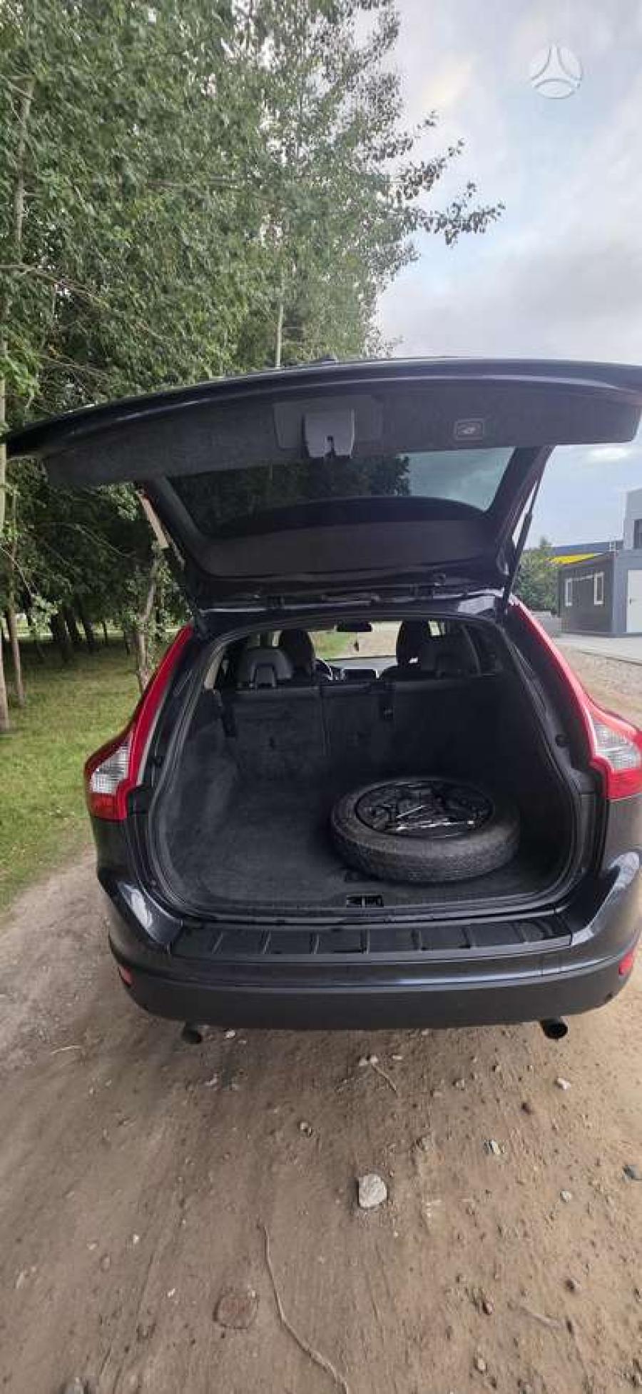 Grey Volvo XC60 2011 in Klaipeda, with an engine capacity of 3.19 L and mileage of 266 thousand km for 6600 €, photo 12 on AUTOMOTO.COM.LV