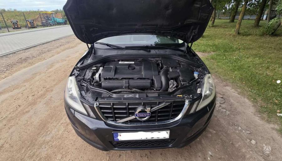 Grey Volvo XC60 2011 in Klaipeda, with an engine capacity of 3.19 L and mileage of 266 thousand km for 6600 €, photo 16 on AUTOMOTO.COM.LV