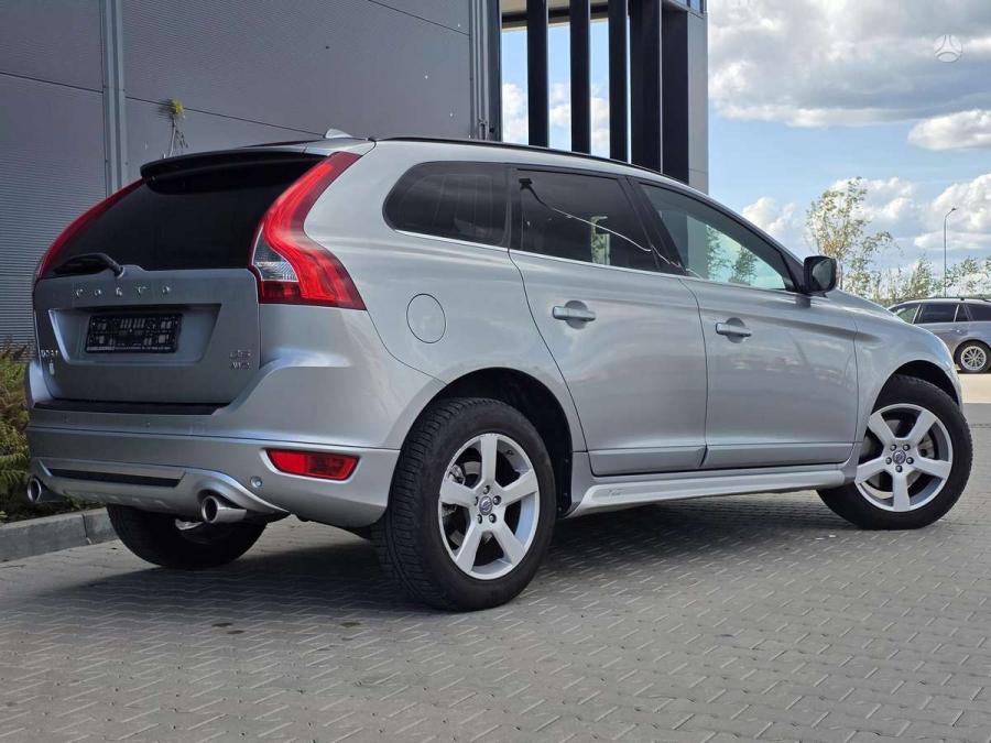 Grey Volvo XC60 2011 in Vilnius, with an engine capacity of 2.40 L and mileage of 354 thousand km for 8850 €, photo 6 on AUTOMOTO.COM.LV