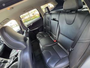 Grey Volvo XC60 2011 in Vilnius, with an engine capacity of 2.40 L and mileage of 354 thousand km for 8850 €, photo 18 on AUTOMOTO.COM.LV