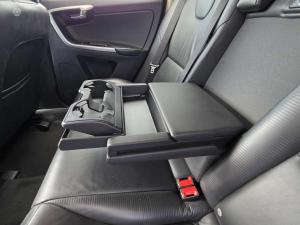 Grey Volvo XC60 2011 in Vilnius, with an engine capacity of 2.40 L and mileage of 354 thousand km for 8850 €, photo 19 on AUTOMOTO.COM.LV