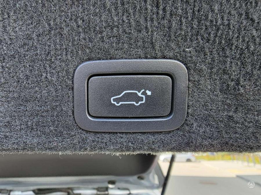 Grey Volvo XC60 2011 in Vilnius, with an engine capacity of 2.40 L and mileage of 354 thousand km for 8850 €, photo 22 on AUTOMOTO.COM.LV