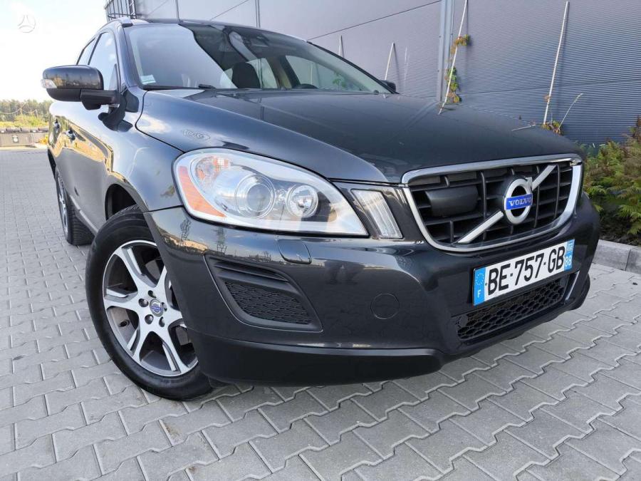 Pelēks Volvo XC60 2011 Viļņa, ar dzinēja tilpumu 2.40 L un nobraukumu 252 tūkst. km par 7900 €, foto 4 vietnē AUTOMOTO.COM.LV