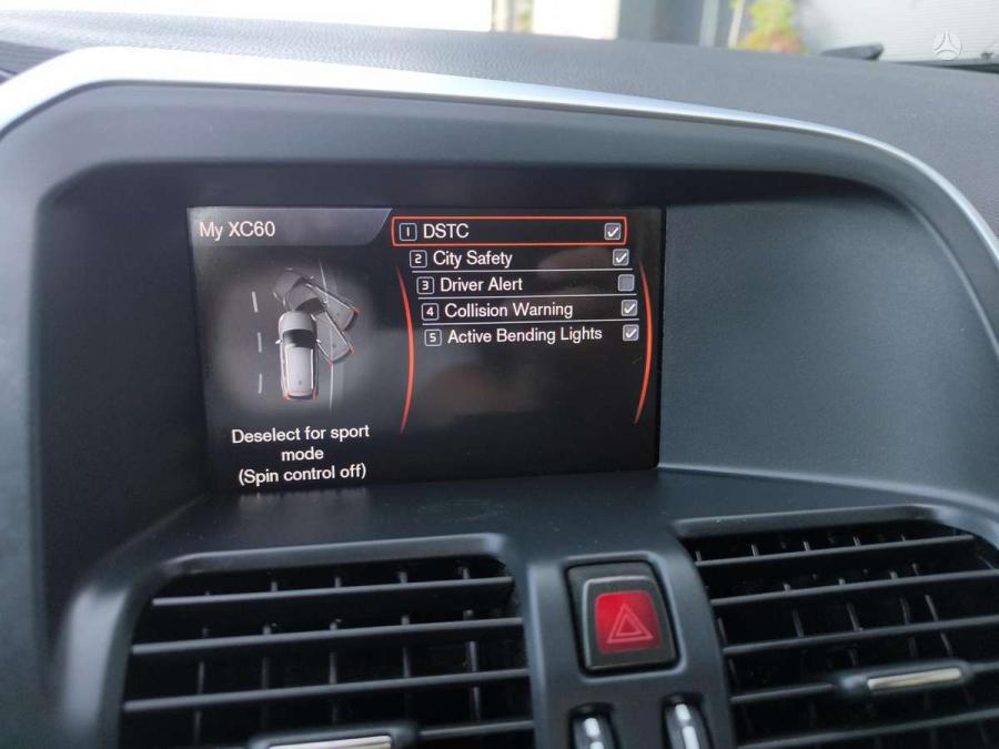 Pelēks Volvo XC60 2011 Viļņa, ar dzinēja tilpumu 2.40 L un nobraukumu 252 tūkst. km par 7900 €, foto 29 vietnē AUTOMOTO.COM.LV