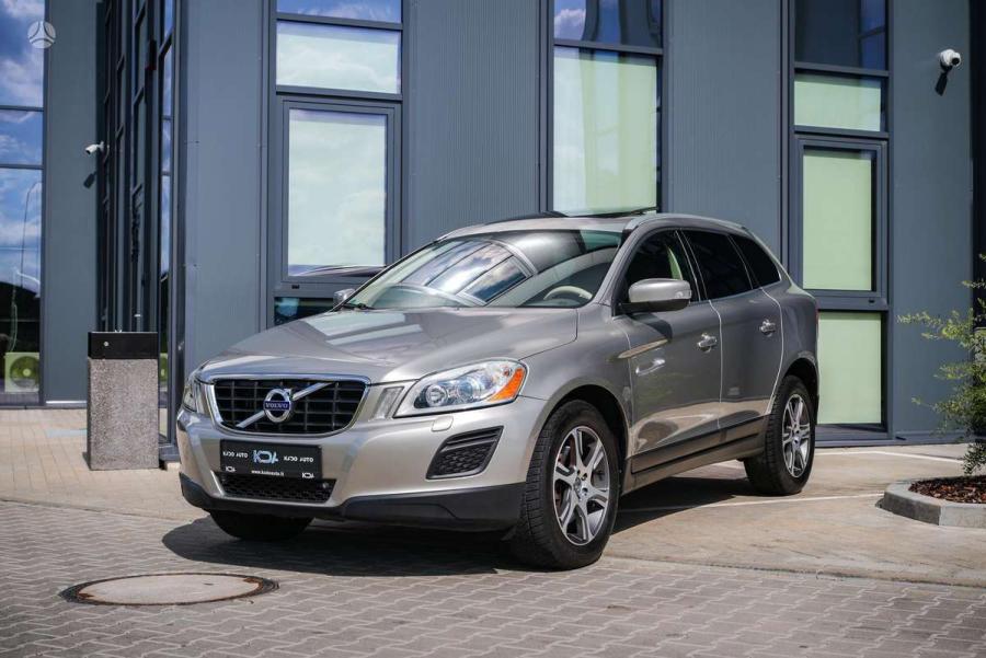 Grey Volvo XC60 2011 in Kaunas, with an engine capacity of 2.40 L and mileage of 213 thousand km for 9450 €, photo 6 on AUTOMOTO.COM.LV