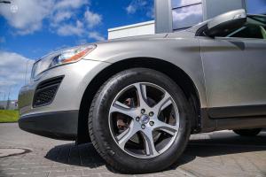 Grey Volvo XC60 2011 in Kaunas, with an engine capacity of 2.40 L and mileage of 213 thousand km for 9450 €, photo 7 on AUTOMOTO.COM.LV