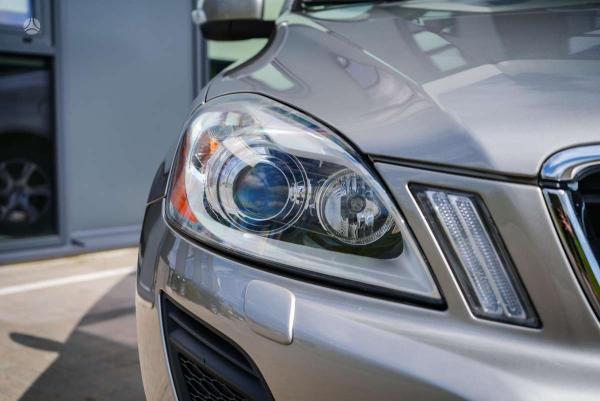 Grey Volvo XC60 2011 in Kaunas, with an engine capacity of 2.40 L and mileage of 213 thousand km for 9450 €, photo 8 on AUTOMOTO.COM.LV