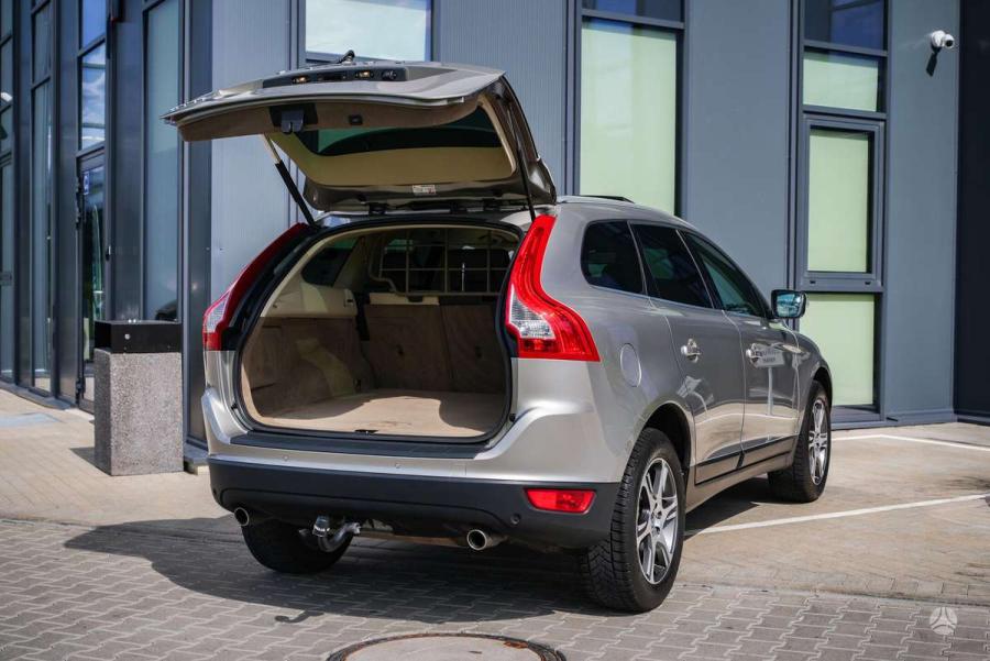 Grey Volvo XC60 2011 in Kaunas, with an engine capacity of 2.40 L and mileage of 213 thousand km for 9450 €, photo 14 on AUTOMOTO.COM.LV