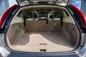 Grey Volvo XC60 2011 in Kaunas, with an engine capacity of 2.40 L and mileage of 213 thousand km for 9450 €, photo 15 on AUTOMOTO.COM.LV