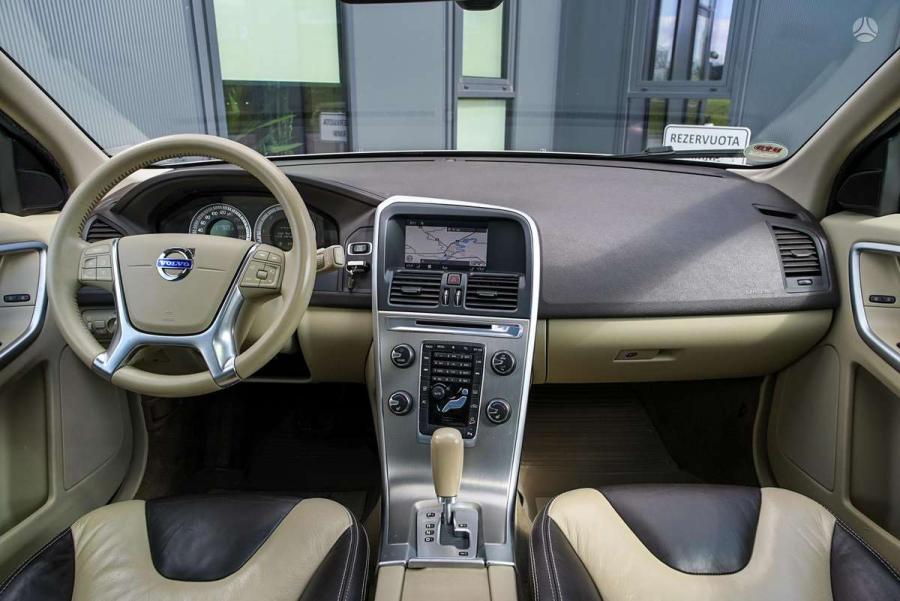 Grey Volvo XC60 2011 in Kaunas, with an engine capacity of 2.40 L and mileage of 213 thousand km for 9450 €, photo 17 on AUTOMOTO.COM.LV