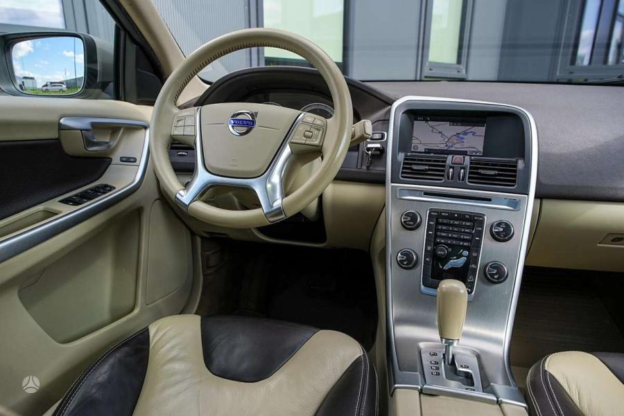 Grey Volvo XC60 2011 in Kaunas, with an engine capacity of 2.40 L and mileage of 213 thousand km for 9450 €, photo 18 on AUTOMOTO.COM.LV