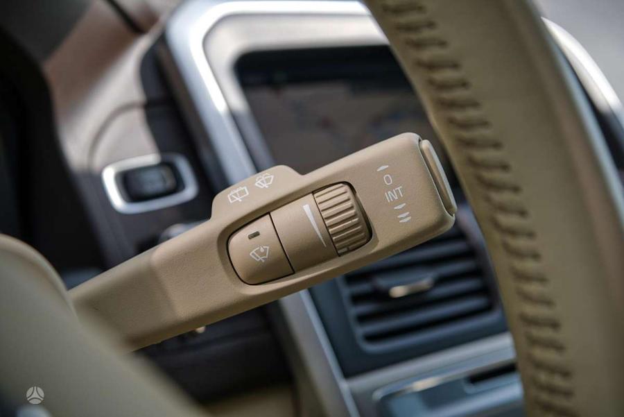 Grey Volvo XC60 2011 in Kaunas, with an engine capacity of 2.40 L and mileage of 213 thousand km for 9450 €, photo 26 on AUTOMOTO.COM.LV