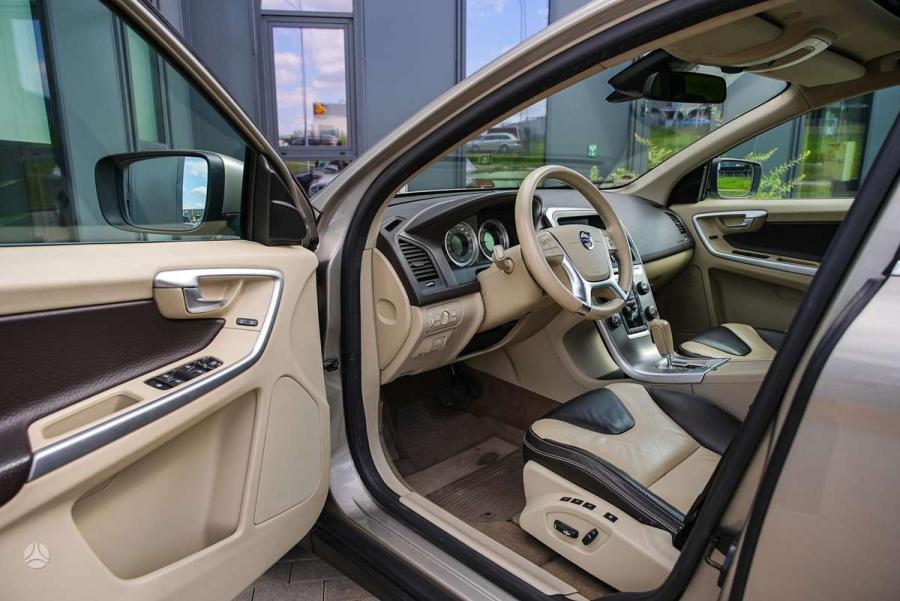 Grey Volvo XC60 2011 in Kaunas, with an engine capacity of 2.40 L and mileage of 213 thousand km for 9450 €, photo 27 on AUTOMOTO.COM.LV