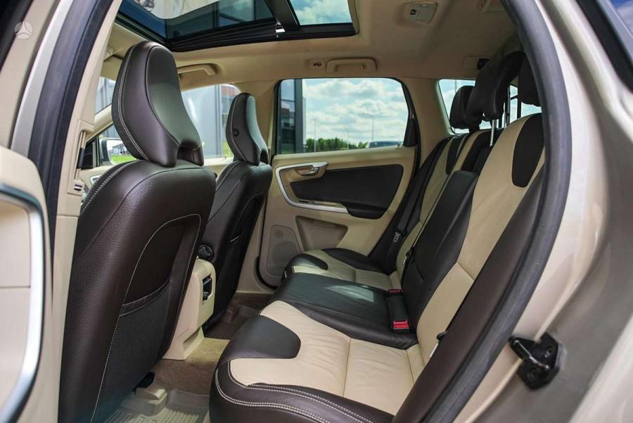 Grey Volvo XC60 2011 in Kaunas, with an engine capacity of 2.40 L and mileage of 213 thousand km for 9450 €, photo 36 on AUTOMOTO.COM.LV