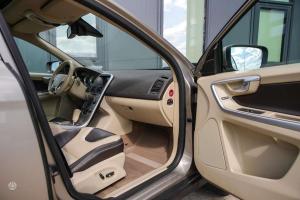 Grey Volvo XC60 2011 in Kaunas, with an engine capacity of 2.40 L and mileage of 213 thousand km for 9450 €, photo 39 on AUTOMOTO.COM.LV