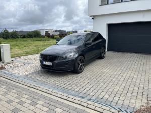 Grey Volvo XC60 2011 in Riga, with an engine capacity of 2.40 L and mileage of 0 thousand km for 10950 €, photo 3 on AUTOMOTO.COM.LV