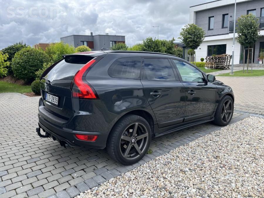 Grey Volvo XC60 2011 in Riga, with an engine capacity of 2.40 L and mileage of 0 thousand km for 10950 €, photo 5 on AUTOMOTO.COM.LV