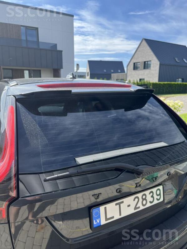 Grey Volvo XC60 2011 in Riga, with an engine capacity of 2.40 L and mileage of 0 thousand km for 10950 €, photo 6 on AUTOMOTO.COM.LV
