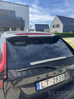 Grey Volvo XC60 2011 in Riga, with an engine capacity of 2.40 L and mileage of 0 thousand km for 10950 €, photo 6 on AUTOMOTO.COM.LV