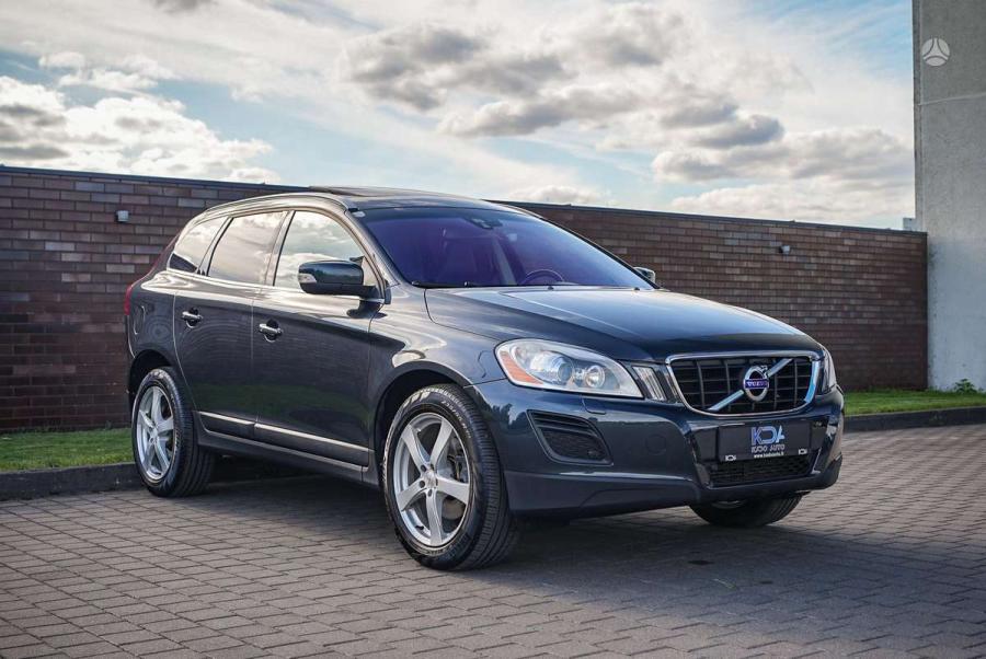 Grey Volvo XC60 2011 in Marijampole, with an engine capacity of 2.40 L and mileage of 277 thousand km for 9250 €, photo 1 on AUTOMOTO.COM.LV