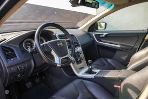 Grey Volvo XC60 2011 in Marijampole, with an engine capacity of 2.40 L and mileage of 277 thousand km for 9250 €, photo 25 on AUTOMOTO.COM.LV