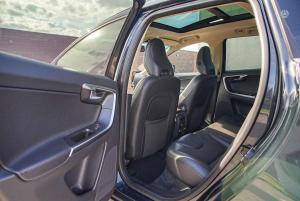 Grey Volvo XC60 2011 in Marijampole, with an engine capacity of 2.40 L and mileage of 277 thousand km for 9250 €, photo 31 on AUTOMOTO.COM.LV