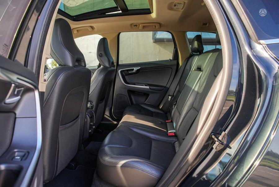 Grey Volvo XC60 2011 in Marijampole, with an engine capacity of 2.40 L and mileage of 277 thousand km for 9250 €, photo 32 on AUTOMOTO.COM.LV