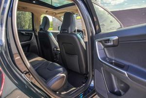 Grey Volvo XC60 2011 in Marijampole, with an engine capacity of 2.40 L and mileage of 277 thousand km for 9250 €, photo 33 on AUTOMOTO.COM.LV