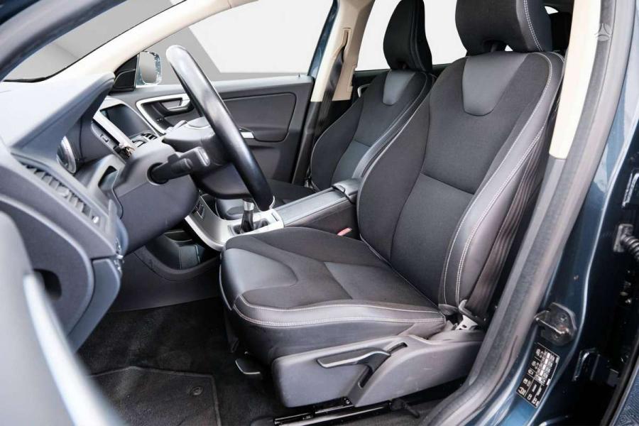 Pelēks Volvo XC60 2011 Kauņa, ar dzinēja tilpumu 2.00 L un nobraukumu 228 tūkst. km par 8290 €, foto 6 vietnē AUTOMOTO.COM.LV