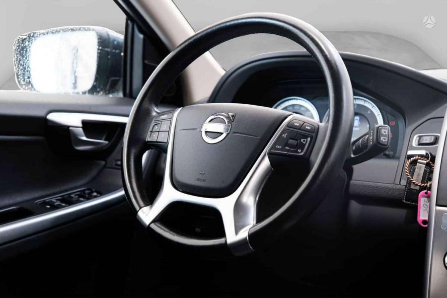 Pelēks Volvo XC60 2011 Kauņa, ar dzinēja tilpumu 2.00 L un nobraukumu 228 tūkst. km par 8290 €, foto 7 vietnē AUTOMOTO.COM.LV