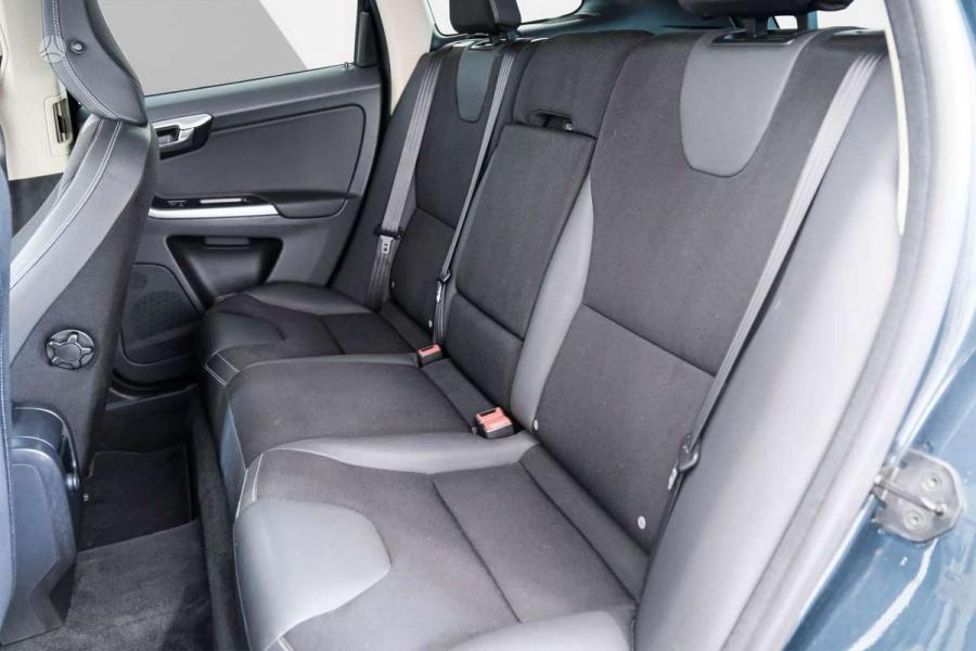 Pelēks Volvo XC60 2011 Kauņa, ar dzinēja tilpumu 2.00 L un nobraukumu 228 tūkst. km par 8290 €, foto 9 vietnē AUTOMOTO.COM.LV
