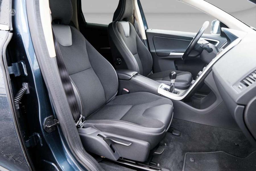 Pelēks Volvo XC60 2011 Kauņa, ar dzinēja tilpumu 2.00 L un nobraukumu 228 tūkst. km par 8290 €, foto 12 vietnē AUTOMOTO.COM.LV