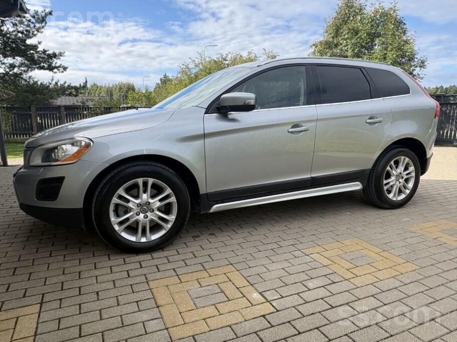Grey Volvo XC60 2011 in Ogre, with an engine capacity of 2.40 L and mileage of 433 thousand km for 6350 €, photo 3 on AUTOMOTO.COM.LV