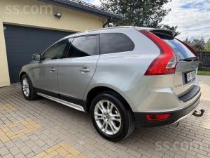 Grey Volvo XC60 2011 in Ogre, with an engine capacity of 2.40 L and mileage of 433 thousand km for 6350 €, photo 4 on AUTOMOTO.COM.LV