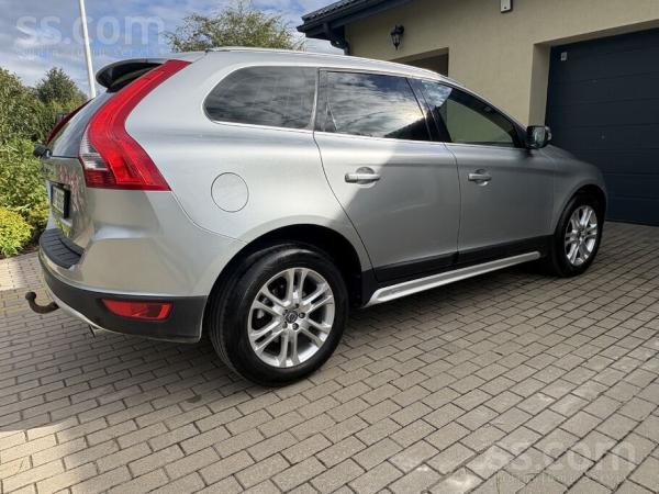 Grey Volvo XC60 2011 in Ogre, with an engine capacity of 2.40 L and mileage of 433 thousand km for 6350 €, photo 5 on AUTOMOTO.COM.LV