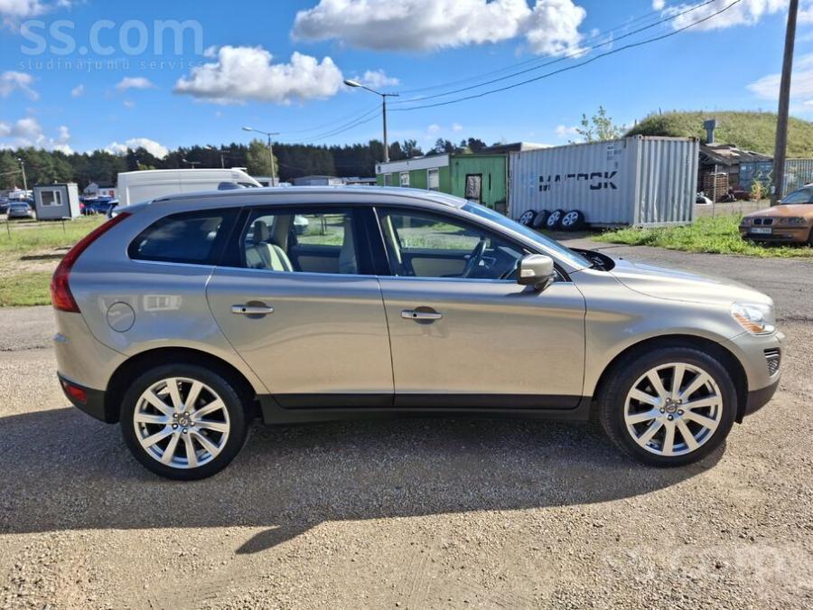 Pelēks Volvo XC60 2011 Rīga, ar dzinēja tilpumu 2.40 L un nobraukumu 219 tūkst. km par 9995 €, foto 6 vietnē AUTOMOTO.COM.LV