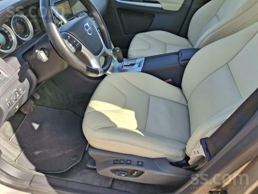 Pelēks Volvo XC60 2011 Rīga, ar dzinēja tilpumu 2.40 L un nobraukumu 219 tūkst. km par 9995 €, foto 8 vietnē AUTOMOTO.COM.LV