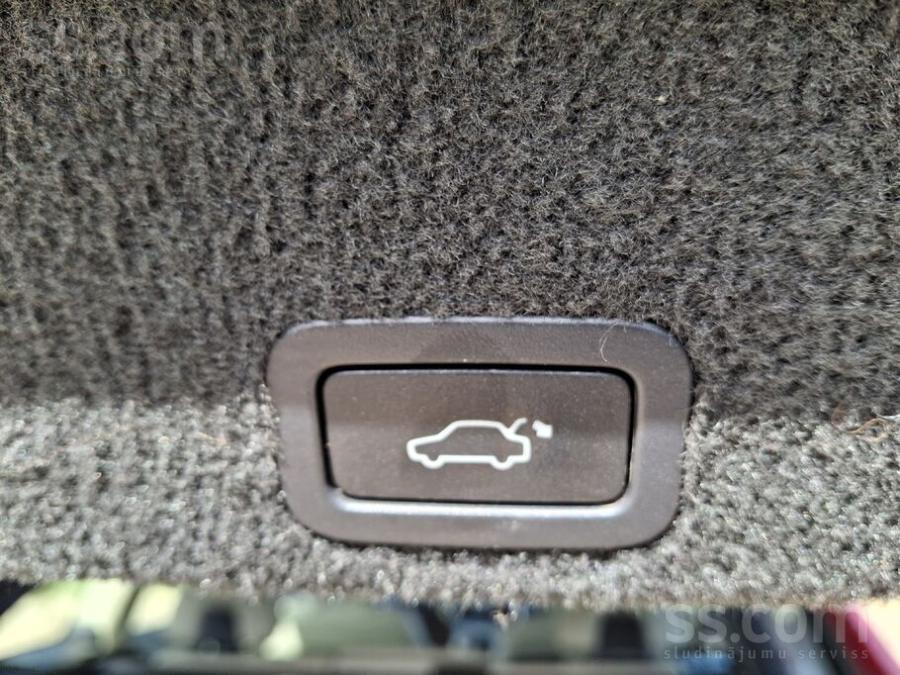 Pelēks Volvo XC60 2011 Rīga, ar dzinēja tilpumu 2.40 L un nobraukumu 219 tūkst. km par 9995 €, foto 13 vietnē AUTOMOTO.COM.LV