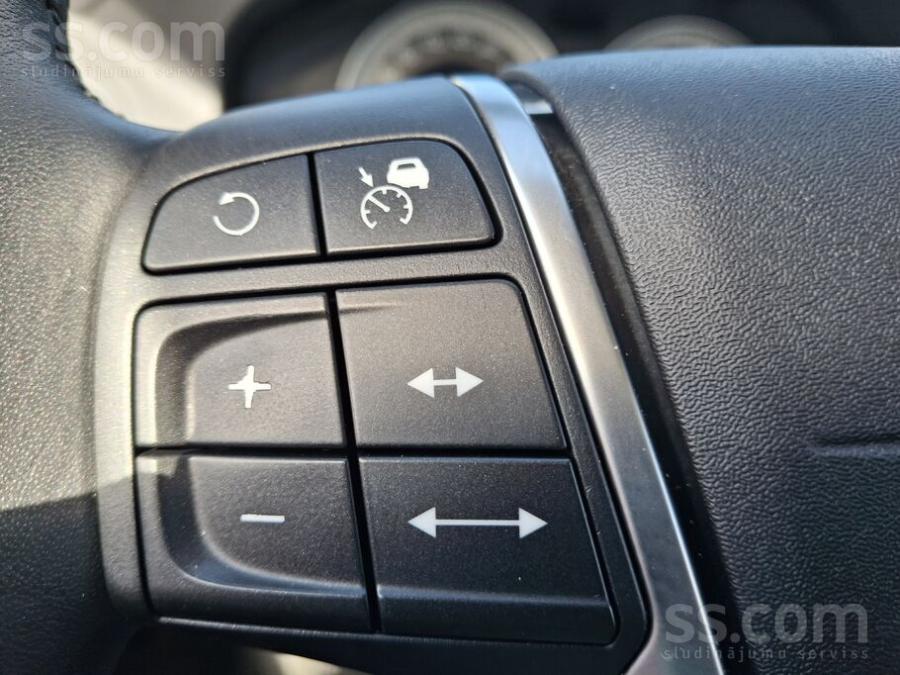 Pelēks Volvo XC60 2011 Rīga, ar dzinēja tilpumu 2.40 L un nobraukumu 219 tūkst. km par 9995 €, foto 27 vietnē AUTOMOTO.COM.LV