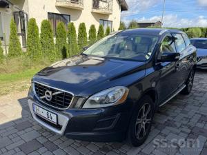 Grey Volvo XC60 2011 in Riga, with an engine capacity of 2.40 L and mileage of 281 thousand km for 5300 €, photo 4 on AUTOMOTO.COM.LV