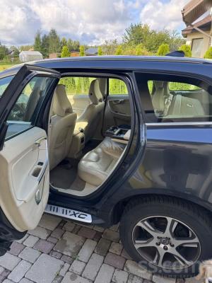 Grey Volvo XC60 2011 in Riga, with an engine capacity of 2.40 L and mileage of 281 thousand km for 5300 €, photo 8 on AUTOMOTO.COM.LV