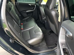 Grey Volvo XC60 2011 in Jelgava, with an engine capacity of 2.40 L and mileage of 286 thousand km for 9996 €, photo 4 on AUTOMOTO.COM.LV